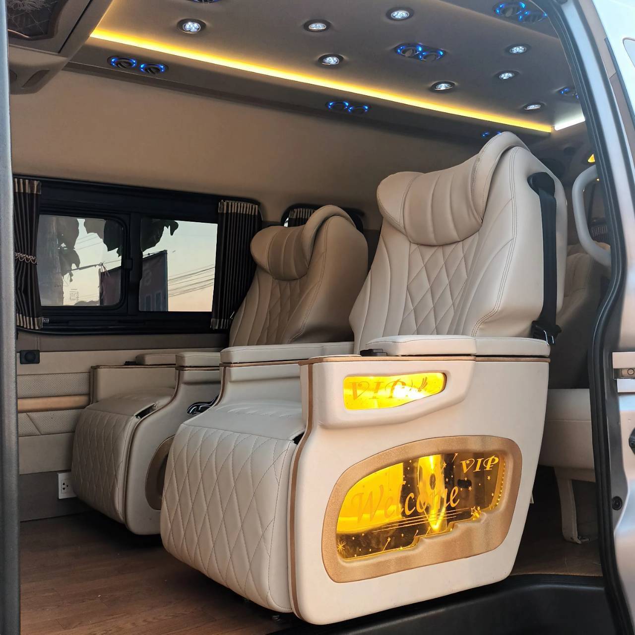 VAN BANGKOK SERVICE - AMNUAI VAN SERVICE